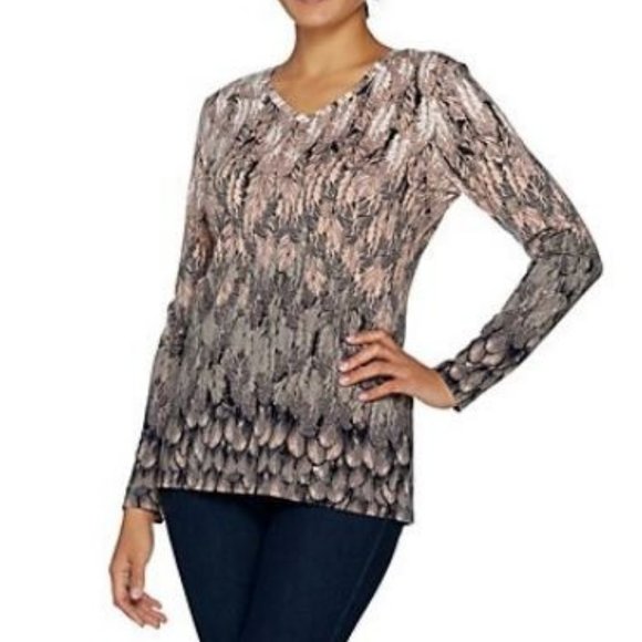 Denim&Co | Tops | Denim Co Feather Print Long Sleeve Vneck Top | Poshmark